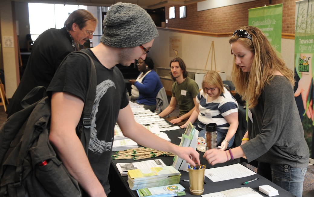 Students join faculty, business leaders at Environmental Conference ...