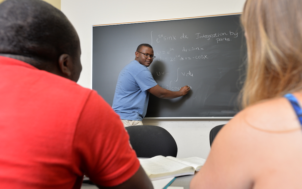 Pre-exam jitters? TU tutors offer help, encouragement | Towson University